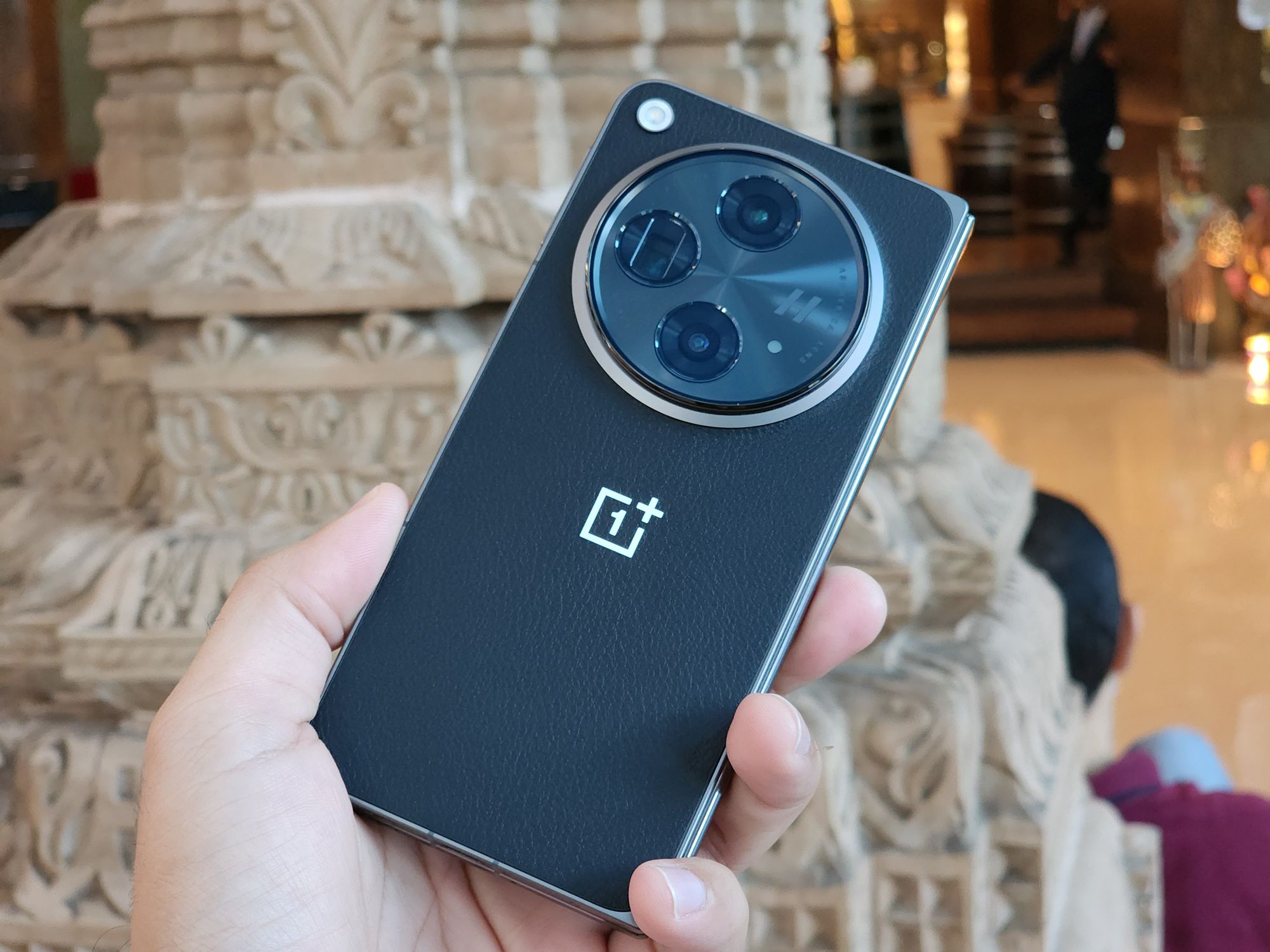 OnePlus Open first look: Hellishly sexy, undeniably refined. It could ...